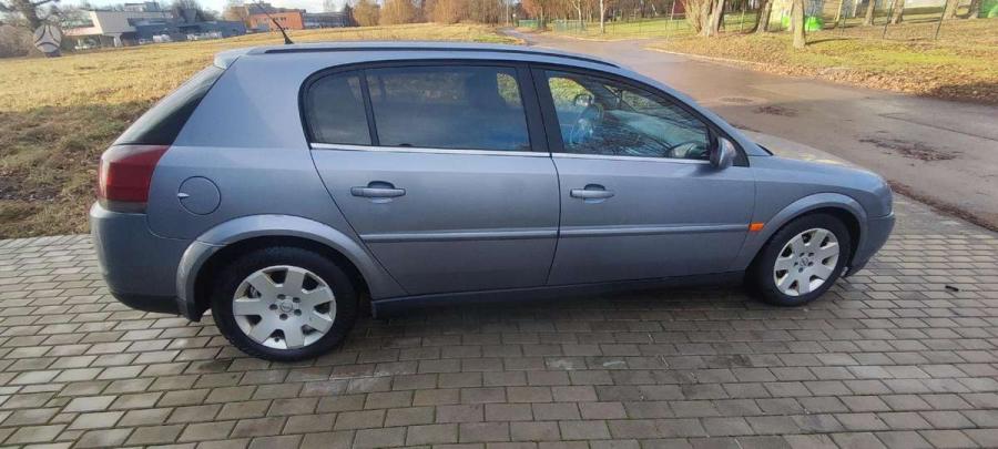Grey Opel Signum 2005 in Kaunas, with an engine capacity of 1.91 L and mileage of 531 thousand km for 900 €, photo 2 on AUTOMOTO.COM.LV