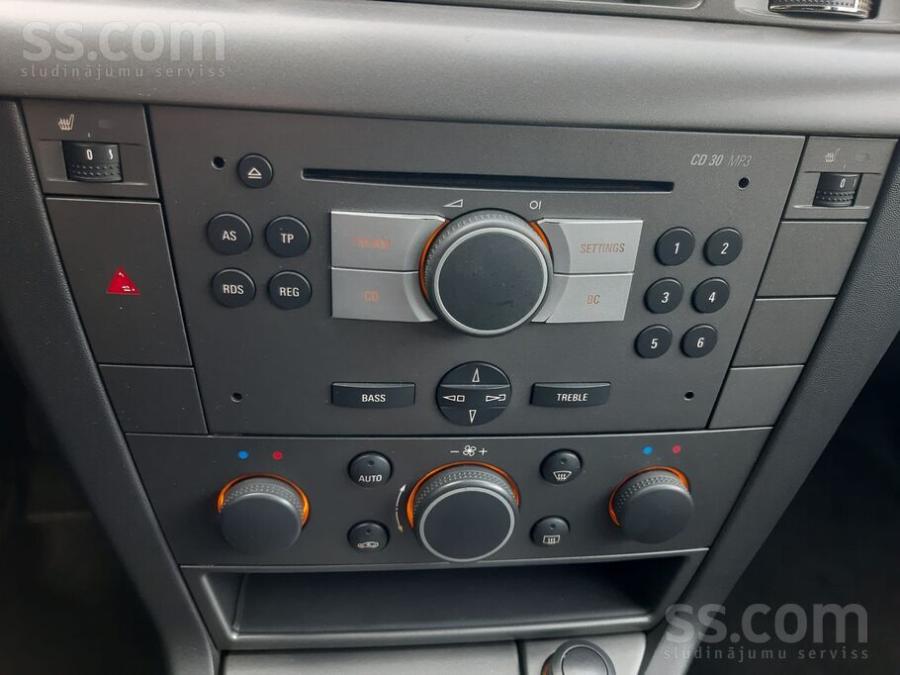 Pelēks Opel Signum 2005 Daugavpils, ar dzinēja tilpumu 1.90 L un nobraukumu 0 tūkst. km par 1750 €, foto 15 vietnē AUTOMOTO.COM.LV