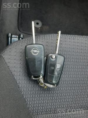 Pelēks Opel Signum 2005 Daugavpils, ar dzinēja tilpumu 1.90 L un nobraukumu 0 tūkst. km par 1750 €, foto 20 vietnē AUTOMOTO.COM.LV