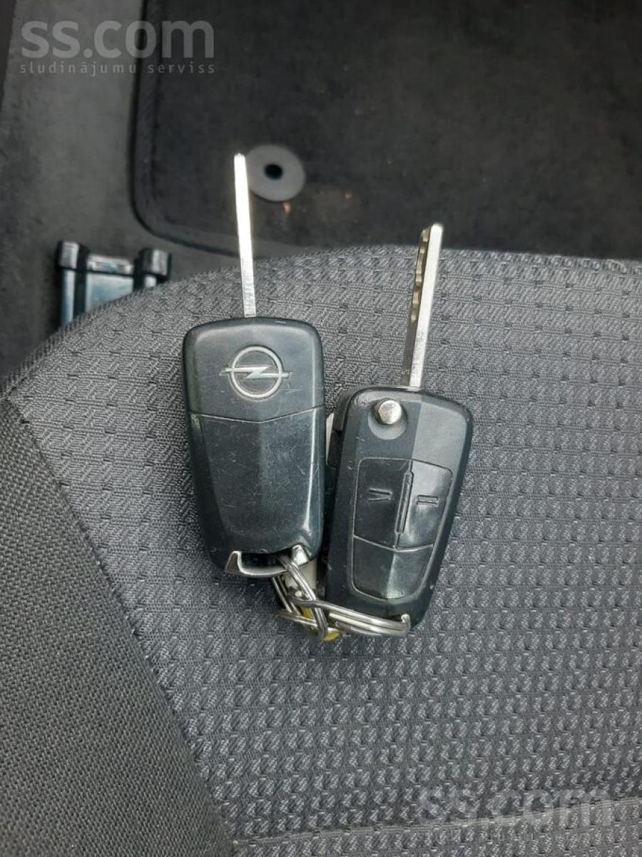 Pelēks Opel Signum 2005 Daugavpils, ar dzinēja tilpumu 1.90 L un nobraukumu 0 tūkst. km par 1750 €, foto 20 vietnē AUTOMOTO.COM.LV