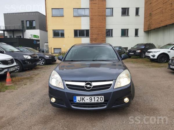 Grey Opel Signum 2005 in Daugavpils, with an engine capacity of 1.90 L and mileage of 0 thousand km for 1750 €, photo 2 on AUTOMOTO.COM.LV
