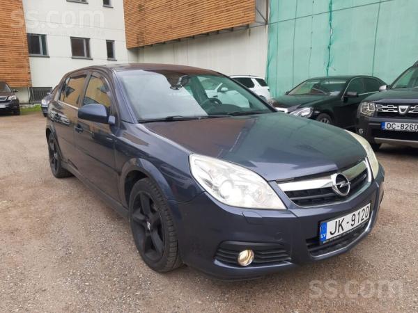 Grey Opel Signum 2005 in Daugavpils, with an engine capacity of 1.90 L and mileage of 0 thousand km for 1750 €, photo 3 on AUTOMOTO.COM.LV