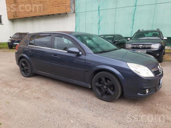 Grey Opel Signum 2005 in Daugavpils, with an engine capacity of 1.90 L and mileage of 0 thousand km for 1750 €, photo 4 on AUTOMOTO.COM.LV