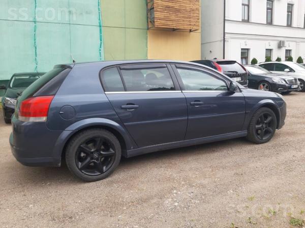 Grey Opel Signum 2005 in Daugavpils, with an engine capacity of 1.90 L and mileage of 0 thousand km for 1750 €, photo 5 on AUTOMOTO.COM.LV