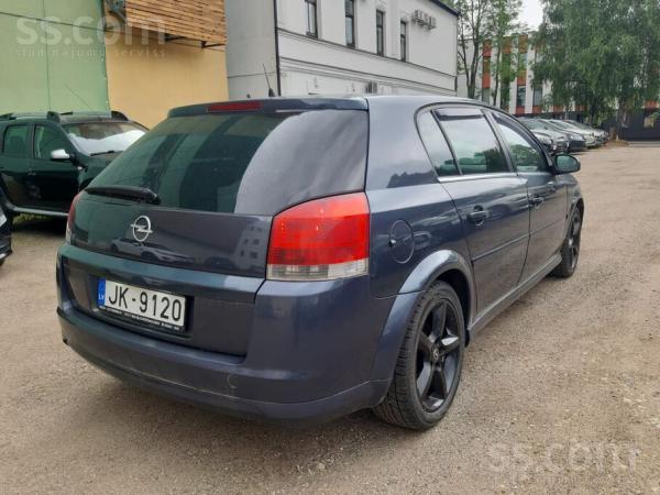 Grey Opel Signum 2005 in Daugavpils, with an engine capacity of 1.90 L and mileage of 0 thousand km for 1750 €, photo 6 on AUTOMOTO.COM.LV