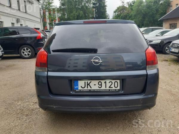 Grey Opel Signum 2005 in Daugavpils, with an engine capacity of 1.90 L and mileage of 0 thousand km for 1750 €, photo 7 on AUTOMOTO.COM.LV