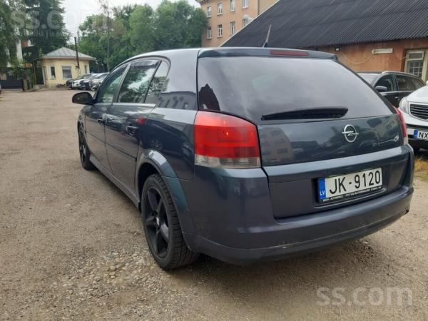 Grey Opel Signum 2005 in Daugavpils, with an engine capacity of 1.90 L and mileage of 0 thousand km for 1750 €, photo 8 on AUTOMOTO.COM.LV