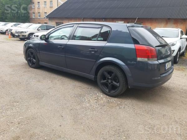 Grey Opel Signum 2005 in Daugavpils, with an engine capacity of 1.90 L and mileage of 0 thousand km for 1750 €, photo 9 on AUTOMOTO.COM.LV