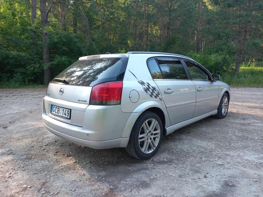 Grey Opel Signum 2005 in Druskininkai, with an engine capacity of 1.91 L and mileage of 370 thousand km for 1800 €, photo 7 on AUTOMOTO.COM.LV
