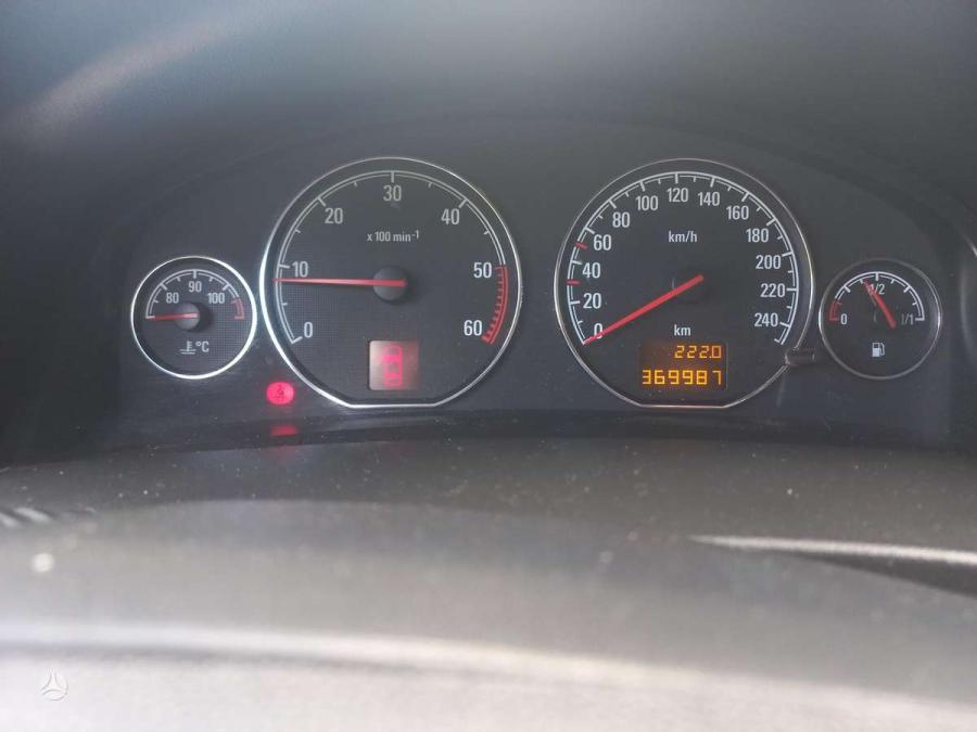 Grey Opel Signum 2005 in Druskininkai, with an engine capacity of 1.91 L and mileage of 370 thousand km for 1800 €, photo 12 on AUTOMOTO.COM.LV