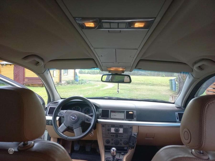 Grey Opel Signum 2005 in Druskininkai, with an engine capacity of 1.91 L and mileage of 370 thousand km for 1800 €, photo 18 on AUTOMOTO.COM.LV