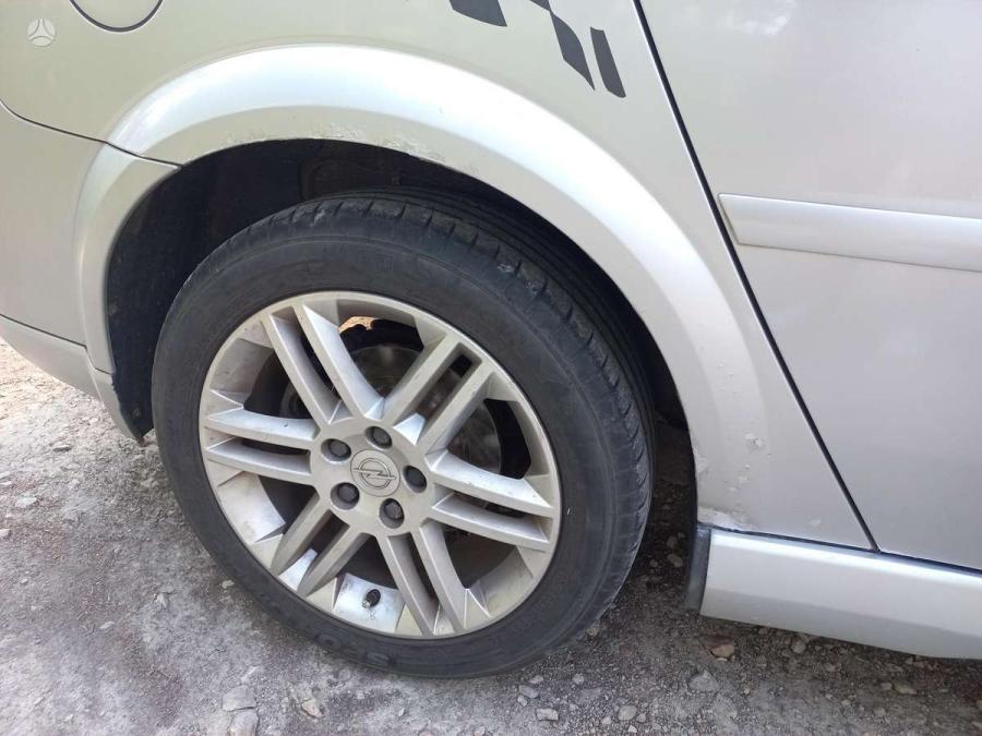 Grey Opel Signum 2005 in Druskininkai, with an engine capacity of 1.91 L and mileage of 370 thousand km for 1800 €, photo 26 on AUTOMOTO.COM.LV
