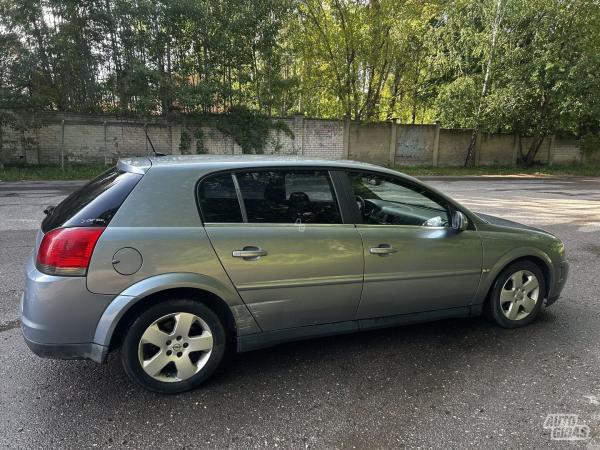 Grey Opel Signum 2005 in Alytus, with an engine capacity of 1.90 L and mileage of 374 thousand km for 670 €, photo 2 on AUTOMOTO.COM.LV