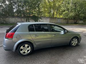 Grey Opel Signum 2005 in Alytus, with an engine capacity of 1.90 L and mileage of 374 thousand km for 670 €, photo 3 on AUTOMOTO.COM.LV