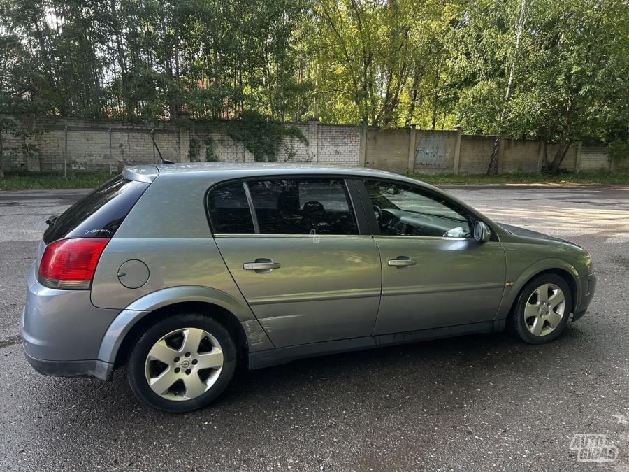 Grey Opel Signum 2005 in Alytus, with an engine capacity of 1.90 L and mileage of 374 thousand km for 670 €, photo 3 on AUTOMOTO.COM.LV
