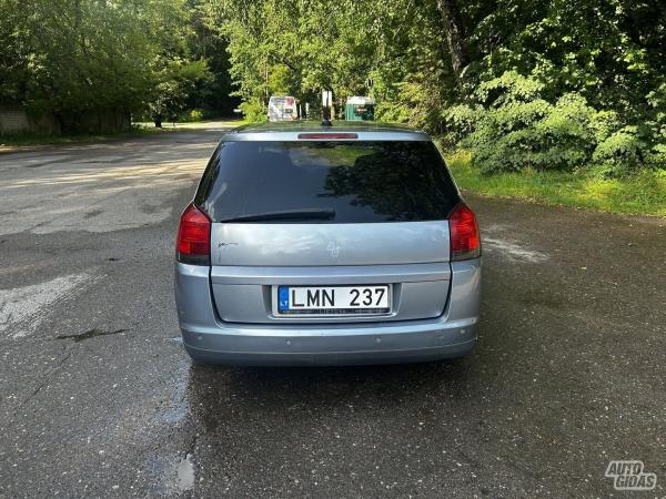 Grey Opel Signum 2005 in Alytus, with an engine capacity of 1.90 L and mileage of 374 thousand km for 670 €, photo 3 on AUTOMOTO.COM.LV