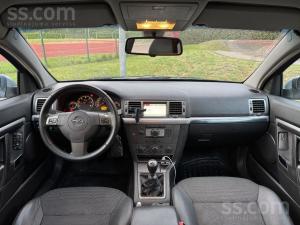 Pelēks Opel Signum 2005 Jūrmala, ar dzinēja tilpumu 1.90 L un nobraukumu 189 tūkst. km par 1600 €, foto 9 vietnē AUTOMOTO.COM.LV