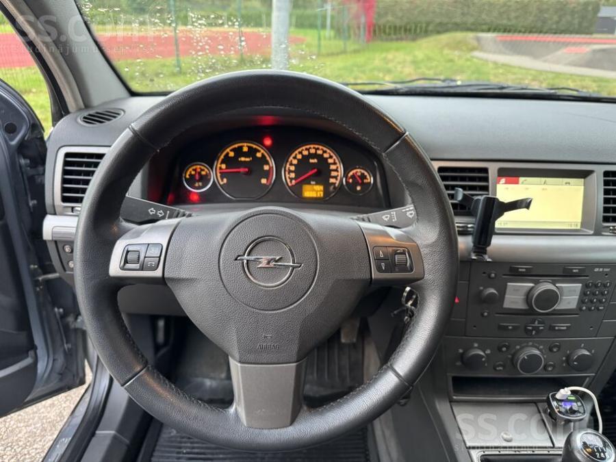 Pelēks Opel Signum 2005 Jūrmala, ar dzinēja tilpumu 1.90 L un nobraukumu 189 tūkst. km par 1600 €, foto 10 vietnē AUTOMOTO.COM.LV