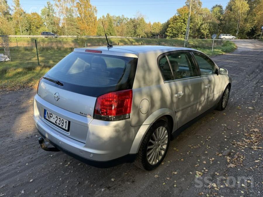 Pelēks Opel Signum 2005 Rīga, ar dzinēja tilpumu 1.90 L un nobraukumu 204 tūkst. km par 900 €, foto 4 vietnē AUTOMOTO.COM.LV
