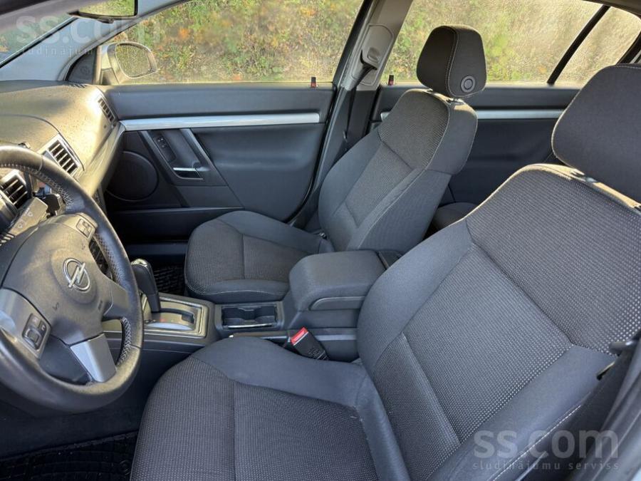 Pelēks Opel Signum 2005 Rīga, ar dzinēja tilpumu 1.90 L un nobraukumu 204 tūkst. km par 900 €, foto 7 vietnē AUTOMOTO.COM.LV