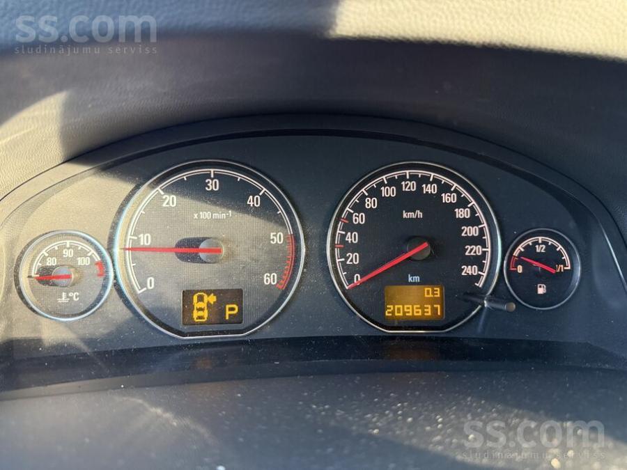 Pelēks Opel Signum 2005 Rīga, ar dzinēja tilpumu 1.90 L un nobraukumu 204 tūkst. km par 900 €, foto 9 vietnē AUTOMOTO.COM.LV