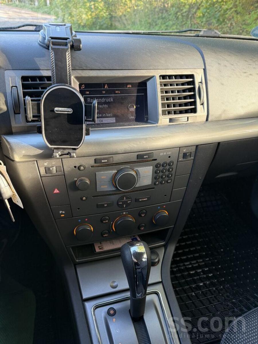 Pelēks Opel Signum 2005 Rīga, ar dzinēja tilpumu 1.90 L un nobraukumu 204 tūkst. km par 900 €, foto 10 vietnē AUTOMOTO.COM.LV