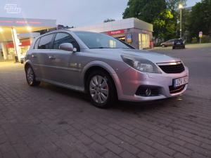 Grey Opel Signum 2006 in Vilnius, with an engine capacity of 1.90 L and mileage of 352 thousand km for 1499 €, photo 4 on AUTOMOTO.COM.LV