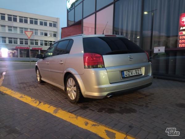 Grey Opel Signum 2006 in Vilnius, with an engine capacity of 1.90 L and mileage of 352 thousand km for 1499 €, photo 5 on AUTOMOTO.COM.LV