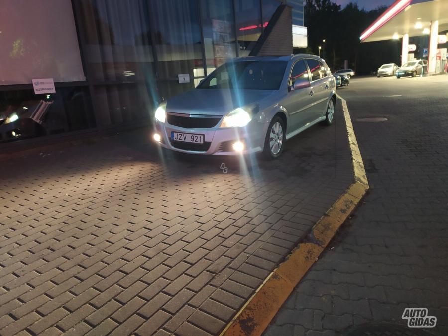 Grey Opel Signum 2006 in Vilnius, with an engine capacity of 1.90 L and mileage of 352 thousand km for 1499 €, photo 7 on AUTOMOTO.COM.LV