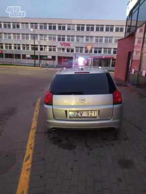Grey Opel Signum 2006 in Vilnius, with an engine capacity of 1.90 L and mileage of 352 thousand km for 1499 €, photo 8 on AUTOMOTO.COM.LV