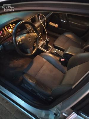 Grey Opel Signum 2006 in Vilnius, with an engine capacity of 1.90 L and mileage of 352 thousand km for 1499 €, photo 10 on AUTOMOTO.COM.LV