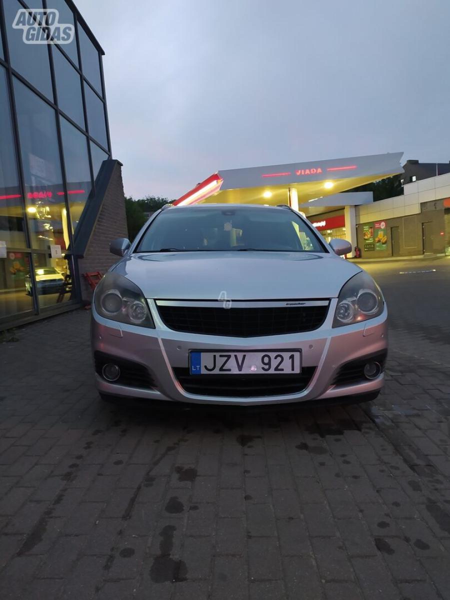 Grey Opel Signum 2006 in Vilnius, with an engine capacity of 1.90 L and mileage of 352 thousand km for 1399 €, photo 1 on AUTOMOTO.COM.LV