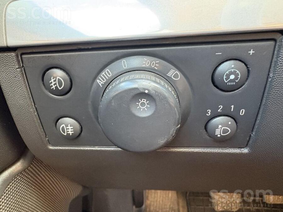 Pelēks Opel Signum 2006 Daugavpils, ar dzinēja tilpumu 1.90 L un nobraukumu 314 tūkst. km par 1950 €, foto 17 vietnē AUTOMOTO.COM.LV