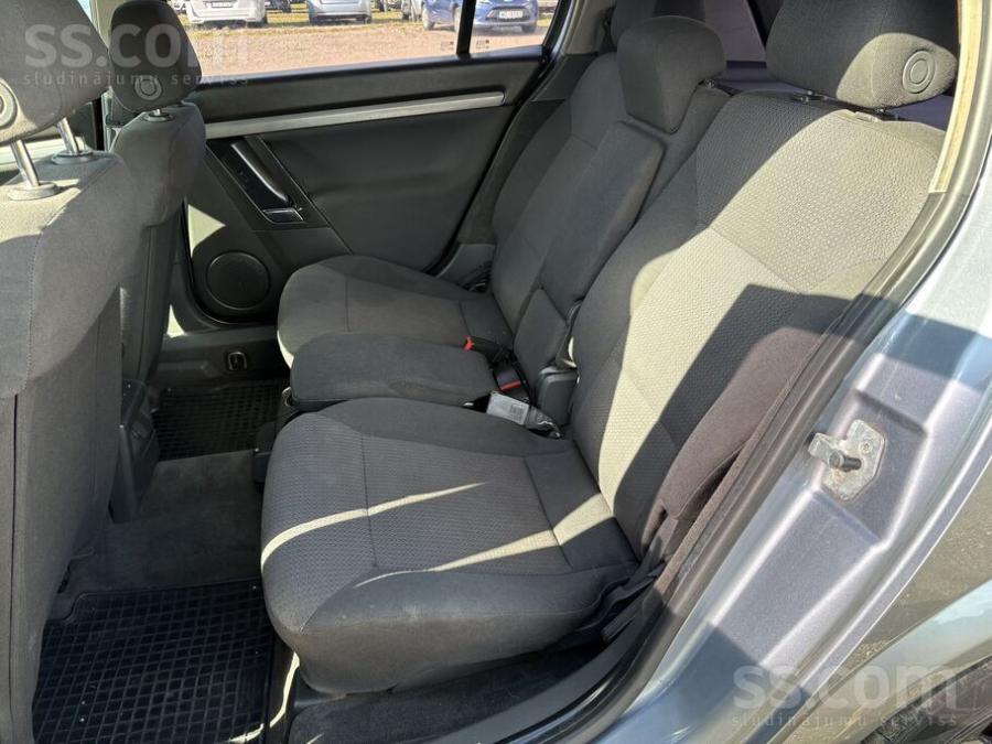 Pelēks Opel Signum 2006 Daugavpils, ar dzinēja tilpumu 1.90 L un nobraukumu 314 tūkst. km par 1950 €, foto 21 vietnē AUTOMOTO.COM.LV