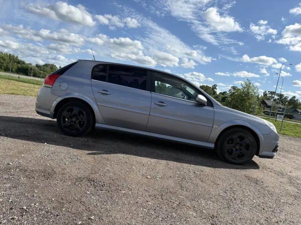 Grey Opel Signum 2006 in Daugavpils, with an engine capacity of 1.90 L and mileage of 314 thousand km for 1950 €, photo 6 on AUTOMOTO.COM.LV