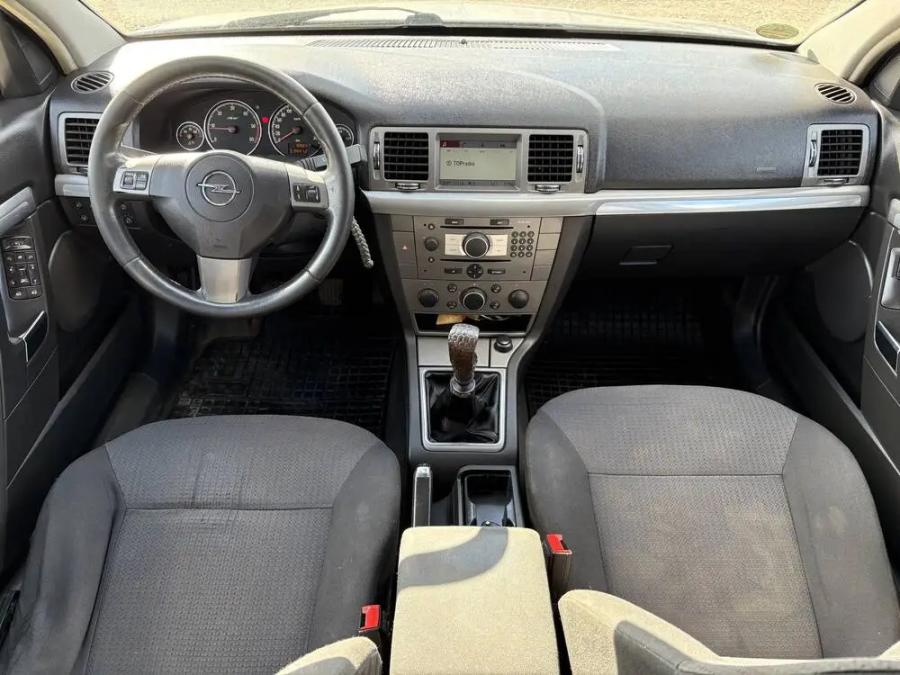 Pelēks Opel Signum 2006 Daugavpils, ar dzinēja tilpumu 1.90 L un nobraukumu 314 tūkst. km par 1950 €, foto 10 vietnē AUTOMOTO.COM.LV