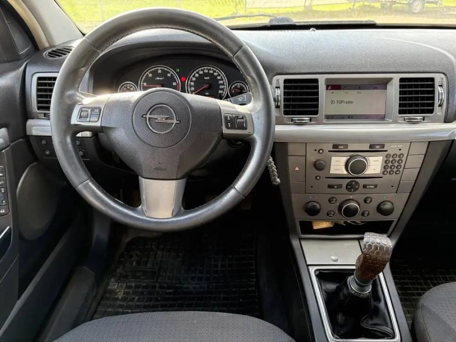 Pelēks Opel Signum 2006 Daugavpils, ar dzinēja tilpumu 1.90 L un nobraukumu 314 tūkst. km par 1950 €, foto 11 vietnē AUTOMOTO.COM.LV