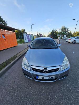 Pelēks Opel Signum 2006 Viļņa, ar dzinēja tilpumu 1.91 L un nobraukumu 308 tūkst. km par 1300 €, foto  vietnē AUTOMOTO.COM.LV