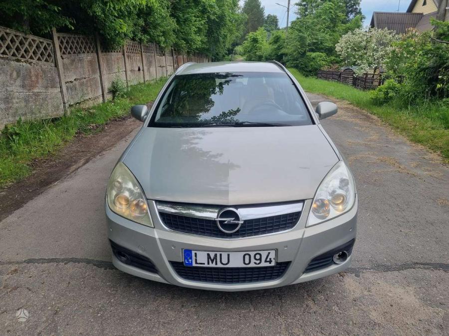 Grey Opel Signum 2006 in Kaunas, with an engine capacity of 2.20 L and mileage of 287 thousand km for 1200 €, photo 4 on AUTOMOTO.COM.LV