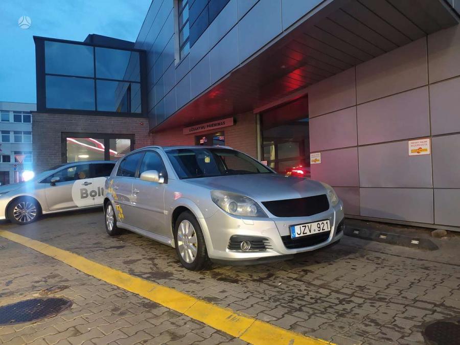 Pelēks Opel Signum 2006 Viļņa, ar dzinēja tilpumu 1.91 L un nobraukumu 352 tūkst. km par 1494 €, foto 6 vietnē AUTOMOTO.COM.LV