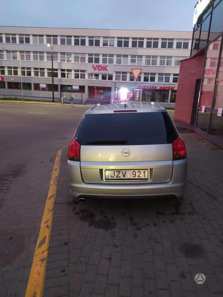 Pelēks Opel Signum 2006 Viļņa, ar dzinēja tilpumu 1.91 L un nobraukumu 352 tūkst. km par 1494 €, foto 7 vietnē AUTOMOTO.COM.LV