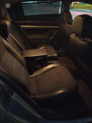 Pelēks Opel Signum 2006 Viļņa, ar dzinēja tilpumu 1.91 L un nobraukumu 352 tūkst. km par 1494 €, foto 9 vietnē AUTOMOTO.COM.LV