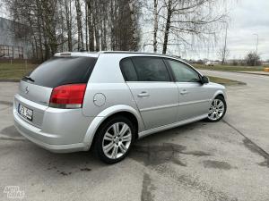 Grey Opel Signum 2007 in Siauliai, with an engine capacity of 1.90 L and mileage of 275 thousand km for 1080 €, photo 3 on AUTOMOTO.COM.LV