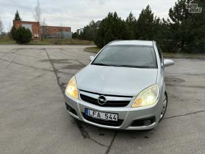 Grey Opel Signum 2007 in Siauliai, with an engine capacity of 1.90 L and mileage of 275 thousand km for 1080 €, photo 7 on AUTOMOTO.COM.LV