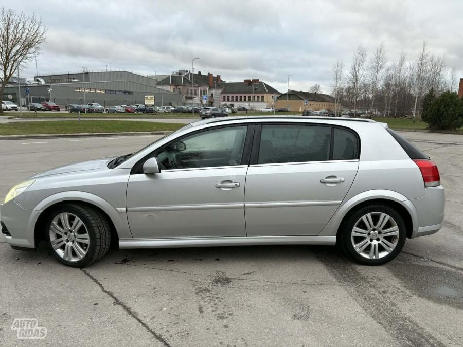 Grey Opel Signum 2007 in Siauliai, with an engine capacity of 1.90 L and mileage of 275 thousand km for 1080 €, photo 8 on AUTOMOTO.COM.LV