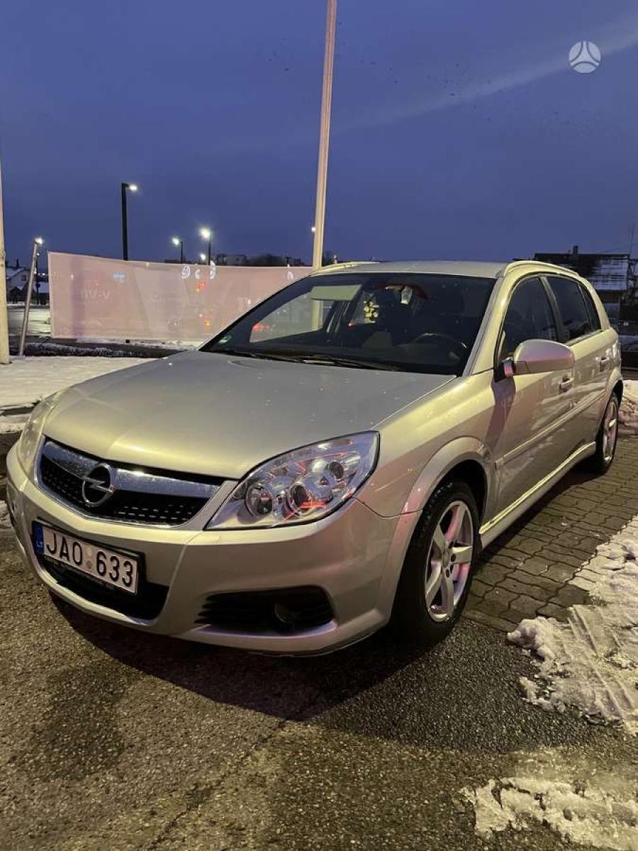Grey Opel Signum 2007 in Alytus, with an engine capacity of 1.91 L and mileage of 300 thousand km for 1600 €, photo 1 on AUTOMOTO.COM.LV