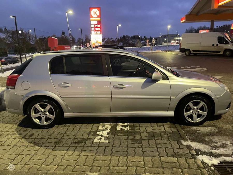 Grey Opel Signum 2007 in Alytus, with an engine capacity of 1.91 L and mileage of 300 thousand km for 1600 €, photo 4 on AUTOMOTO.COM.LV
