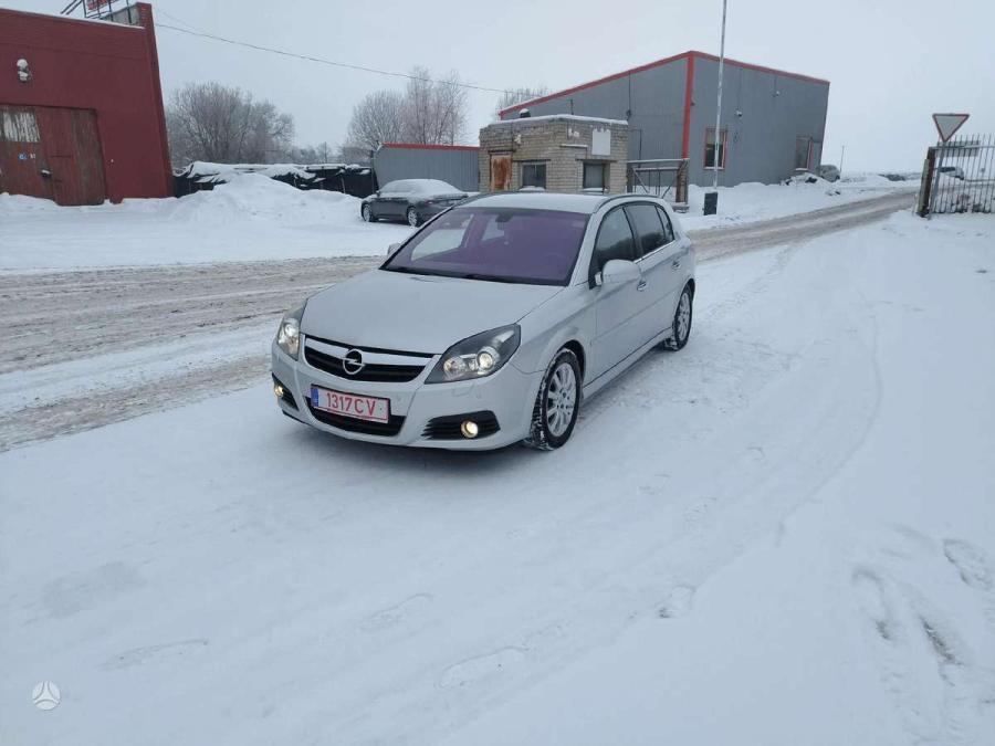 Grey Opel Signum 2007 in Kaunas, with an engine capacity of 1.91 L and mileage of 227 thousand km for 2500 €, photo 3 on AUTOMOTO.COM.LV