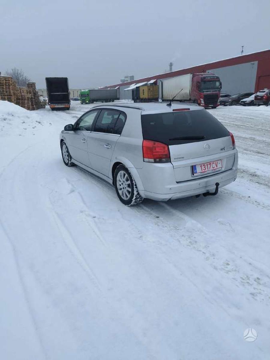 Grey Opel Signum 2007 in Kaunas, with an engine capacity of 1.91 L and mileage of 227 thousand km for 2500 €, photo 5 on AUTOMOTO.COM.LV