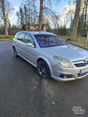 Grey Opel Signum 2007 in Anyksciai, with an engine capacity of 1.90 L and mileage of 312 thousand km for 780 €, photo  on AUTOMOTO.COM.LV
